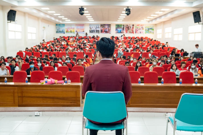 Sinh viên VKIT HUTECH “bỏ túi” hàng loạt kỹ năng hội nhập môi trường ...
