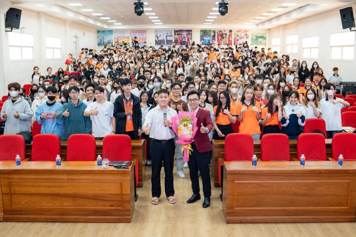 Sinh viên VKIT HUTECH “bỏ túi” hàng loạt kỹ năng hội nhập môi trường ...