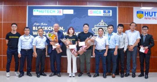 ”Blockchain, Web3 & The Metaverse” Seminar with HUTECH Information Technology students - FACULTY ...