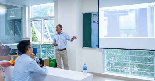 Students studied NIR Spectroscopy technology solutions - HUTECH ...