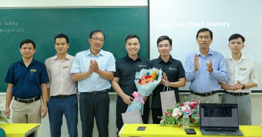 HUTECH Information Technology students learn about Amazon Web Services (AWS) cloud computing ...