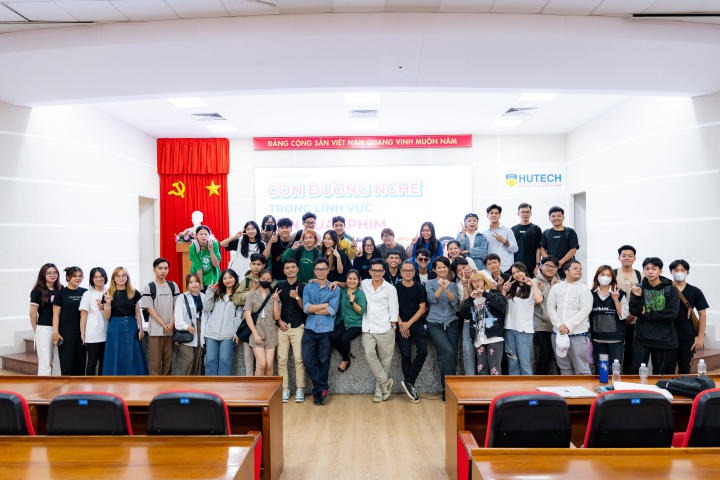 Students from the Faculty of Communication & Design at HUTECH explore ...