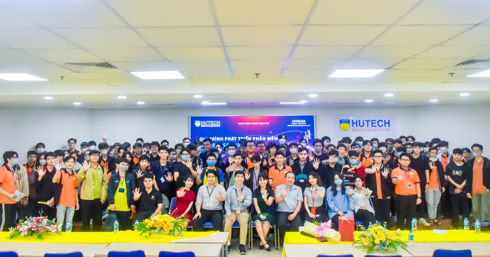 Sinh viên HUTECH tìm hiểu Agile & Scrum từ chuyên gia kinh nghiệm, làm ...